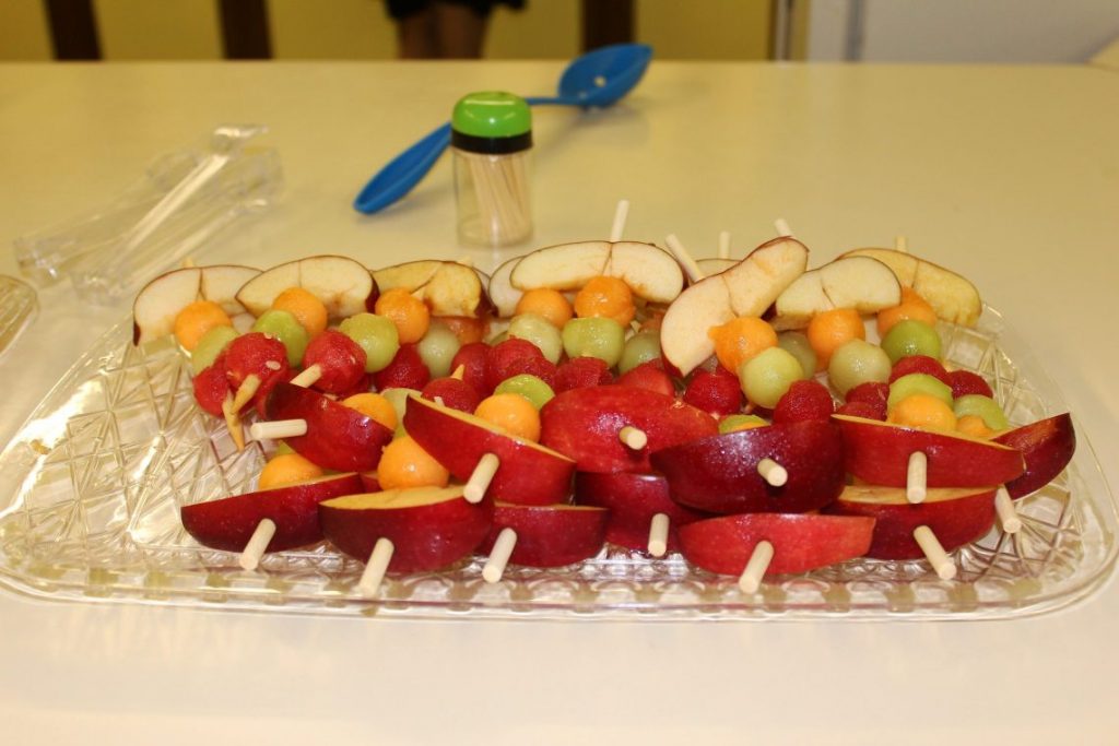 Cooking with Kids-Fun Fruit Kabob Recipe-Little Sprouts Learning