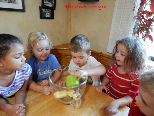 10 Benefits of Cooking with Kids-Little Sprouts Learning