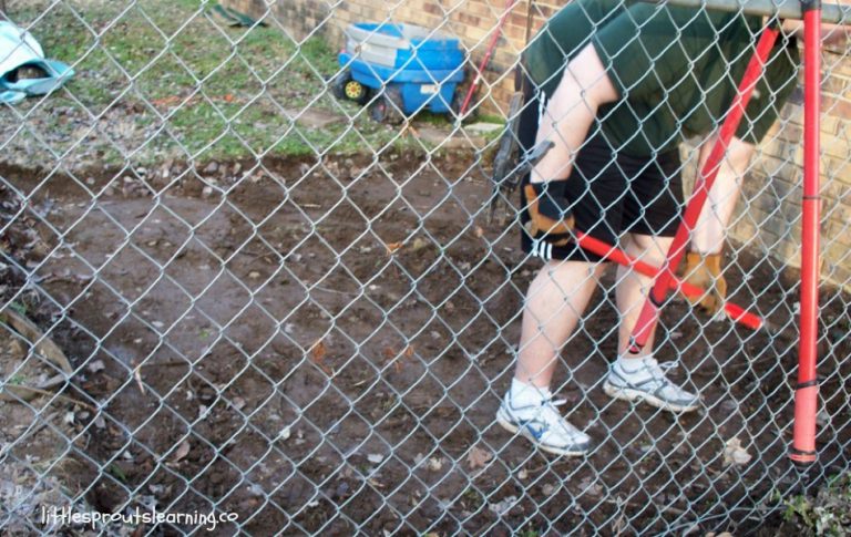 How to Make a Homemade Stepping Stone Patio