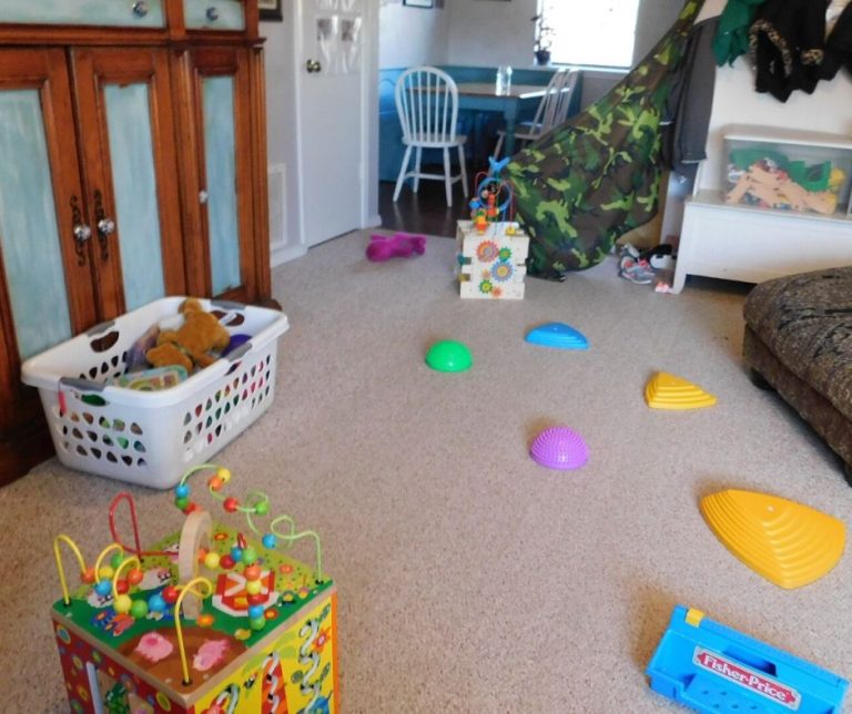 Indoor Obstacle Course Ideas for Kids-Little Sprouts Learning
